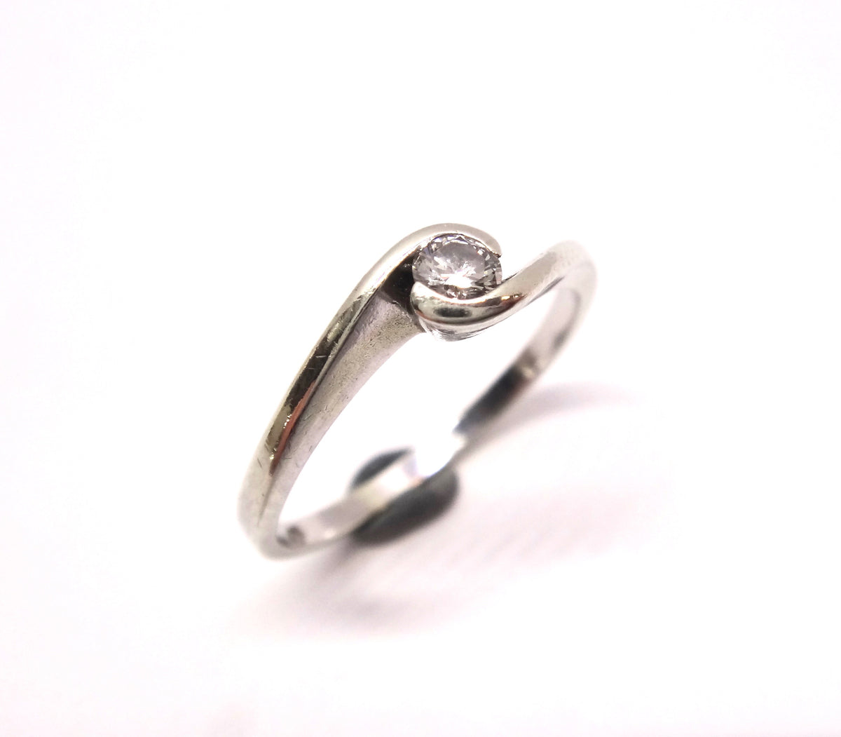 White Gold 9ct Diamond Collet Set Ring | Elegant Design – SJs City Cash